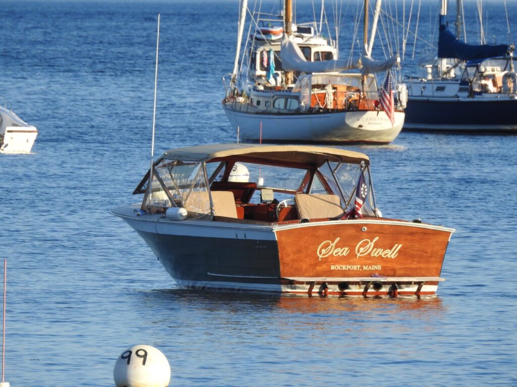 1970 26' Lyman Sleeper | Classic Boat Collective